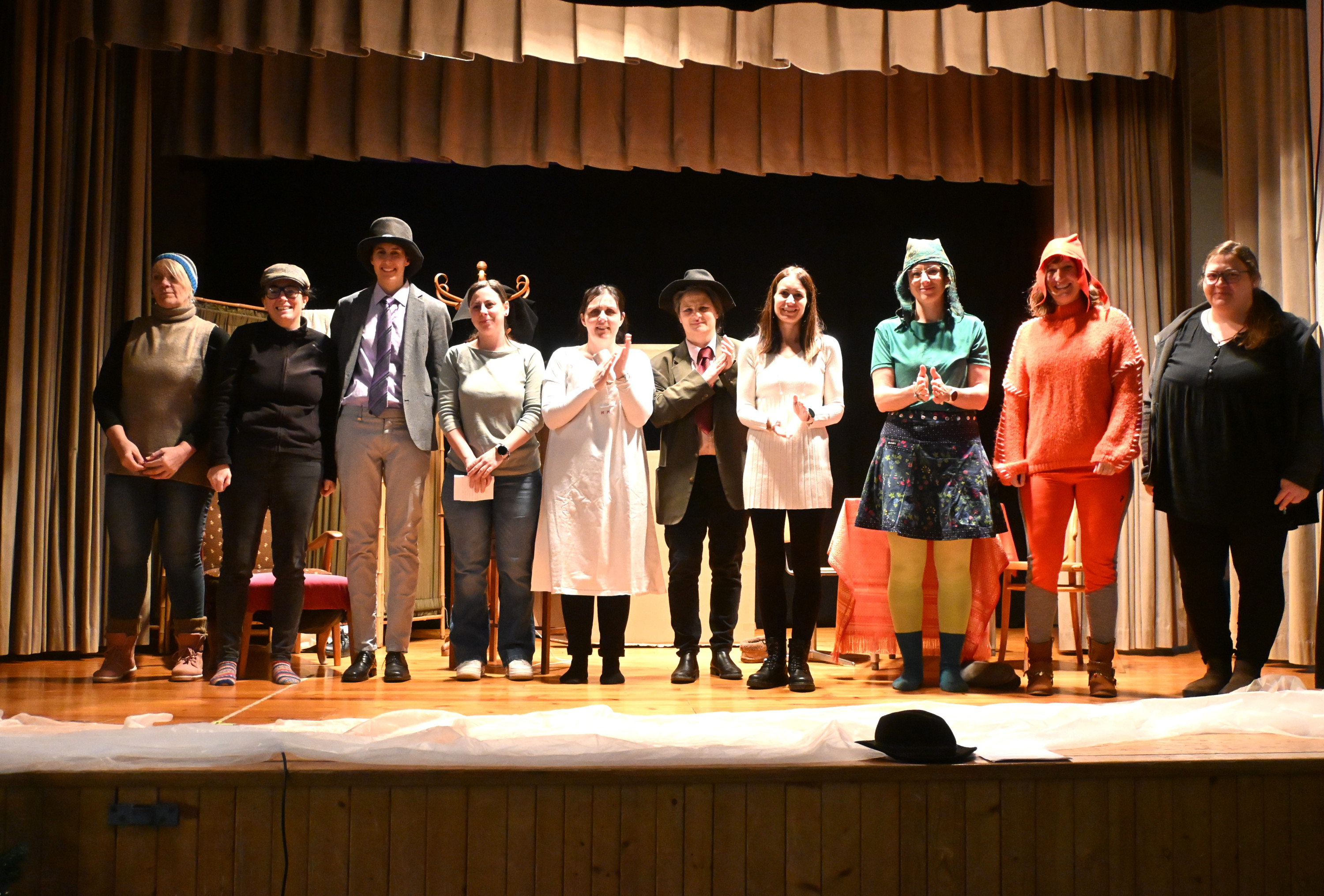 Teatrino natalizio animatrici Gruppi di gioco Valposchiavo - le foto ...