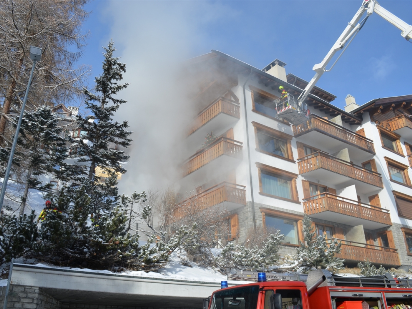 Incendio in casa a St. Moritz, evacuati una decina di persone - Il ...